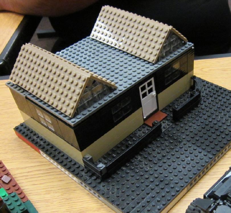 minifig_scale_building – Cactus Brick